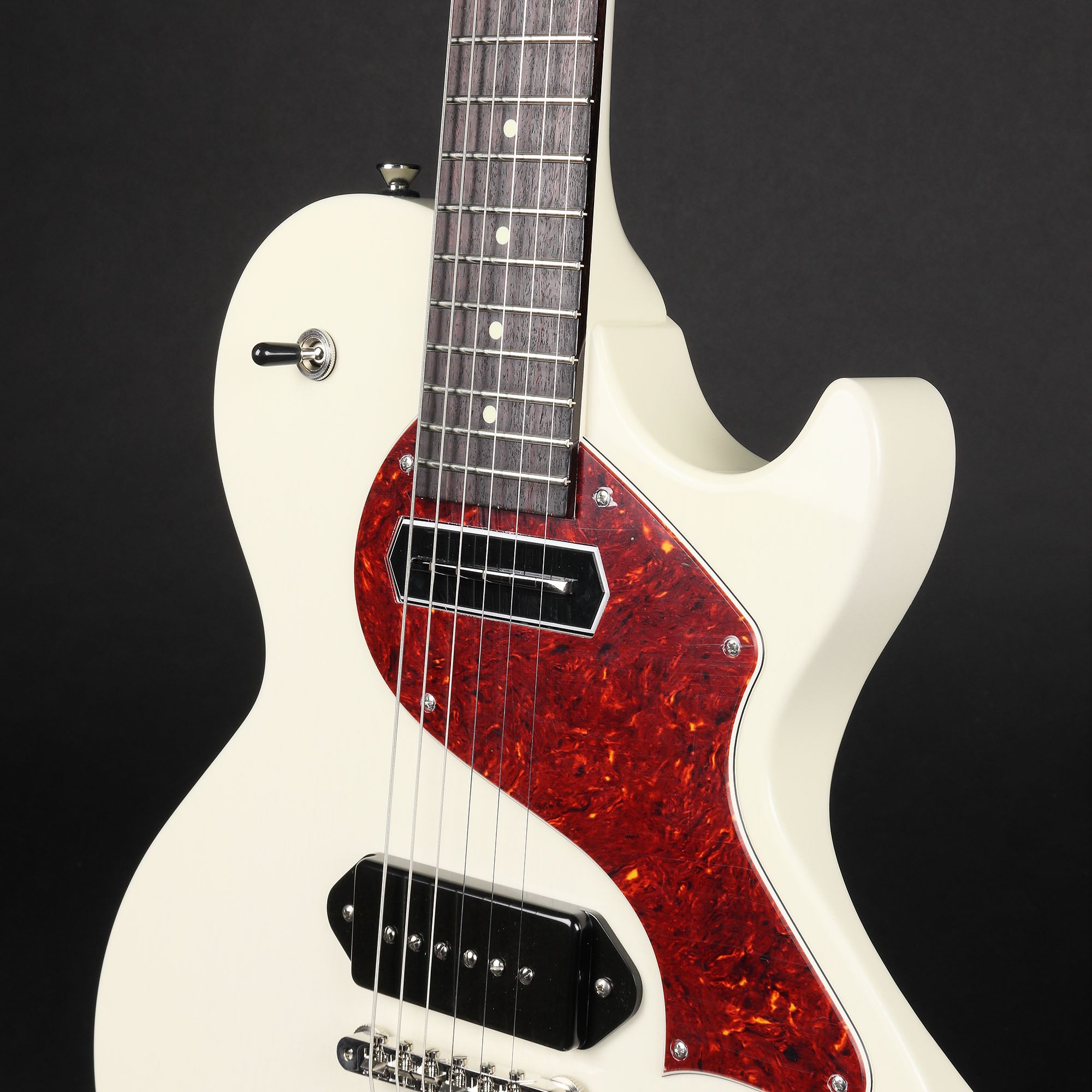 Collings 290 Vintage White/Charlie Christian Pickup – Mak's Guitars