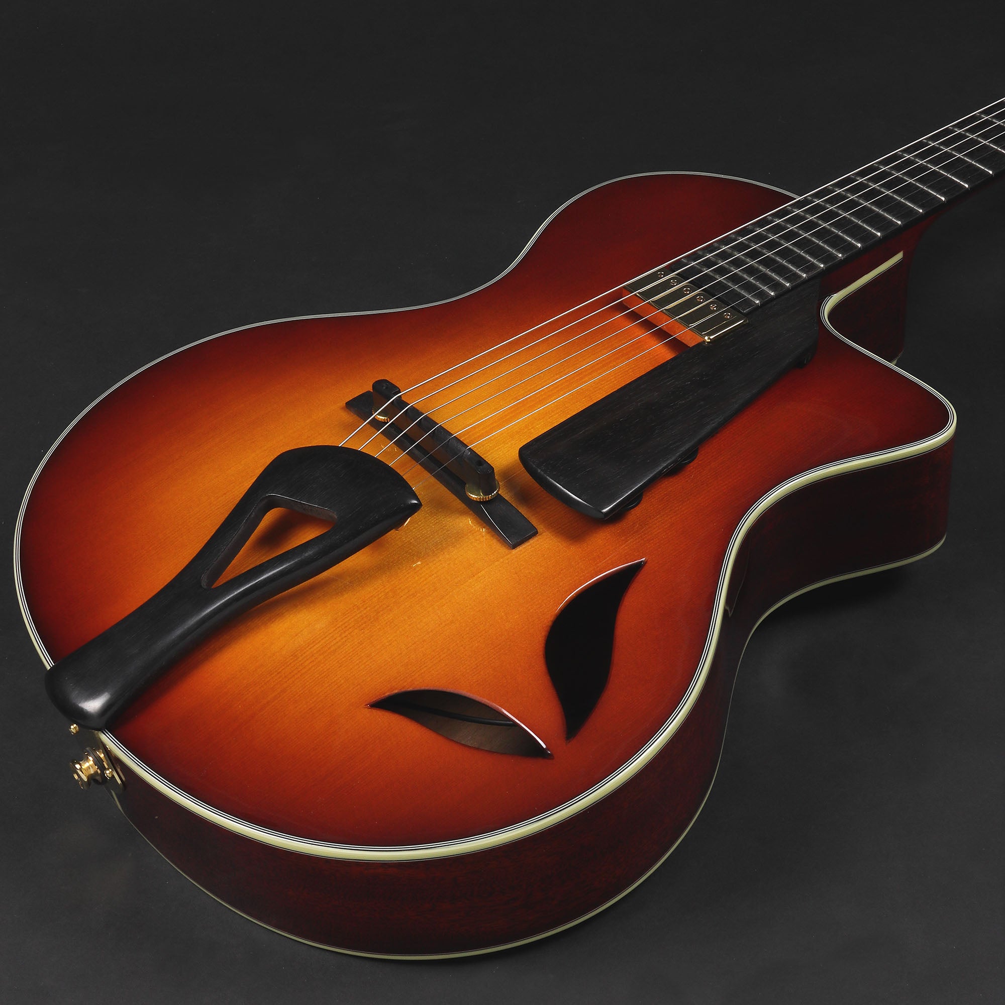 Eastman FV680CE Frank Vignola Signature Archtop - Goldburst – Mak's Guitars