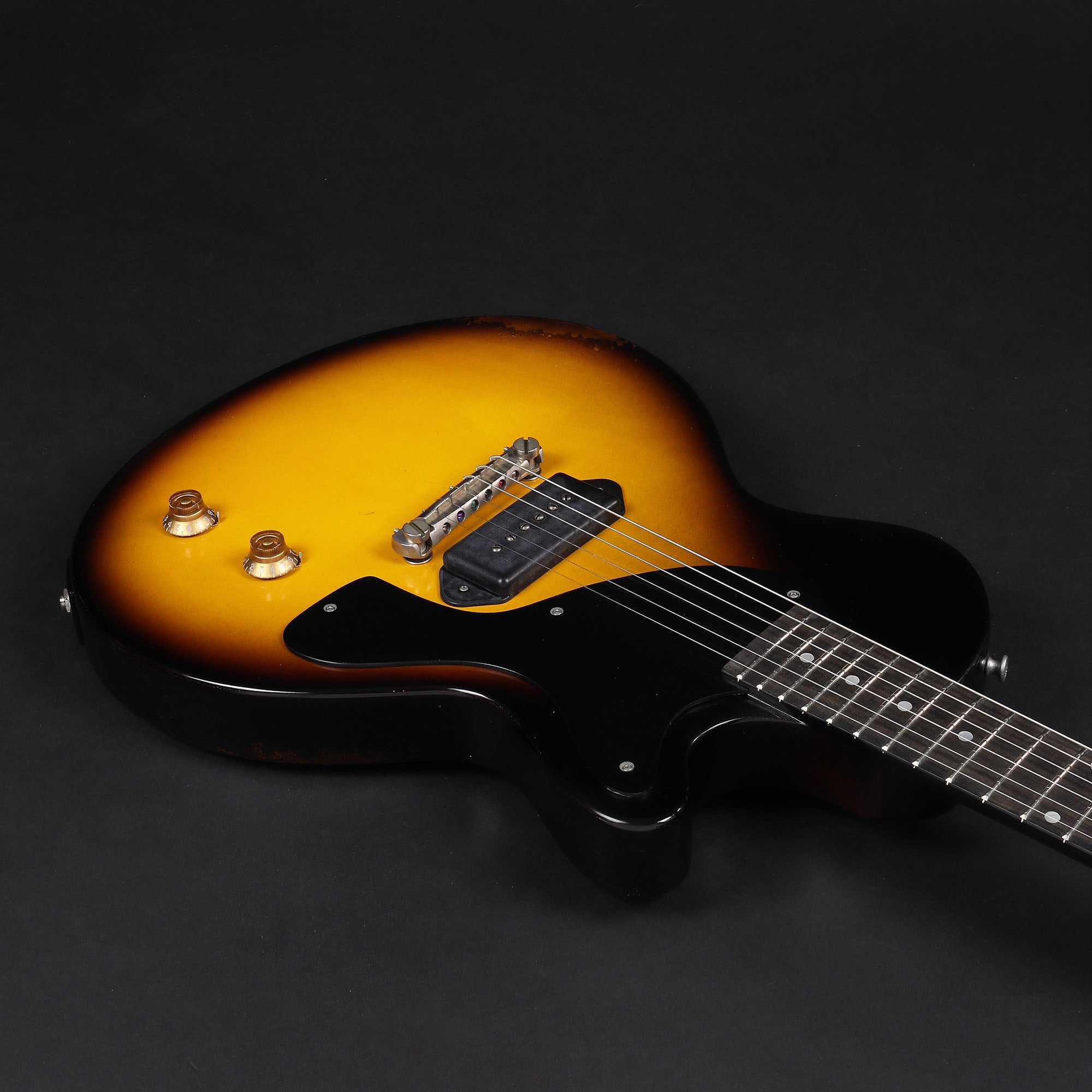 Eastman SB55/v-SB Single Cut P90 Sunburst #7041 – Mak's Guitars