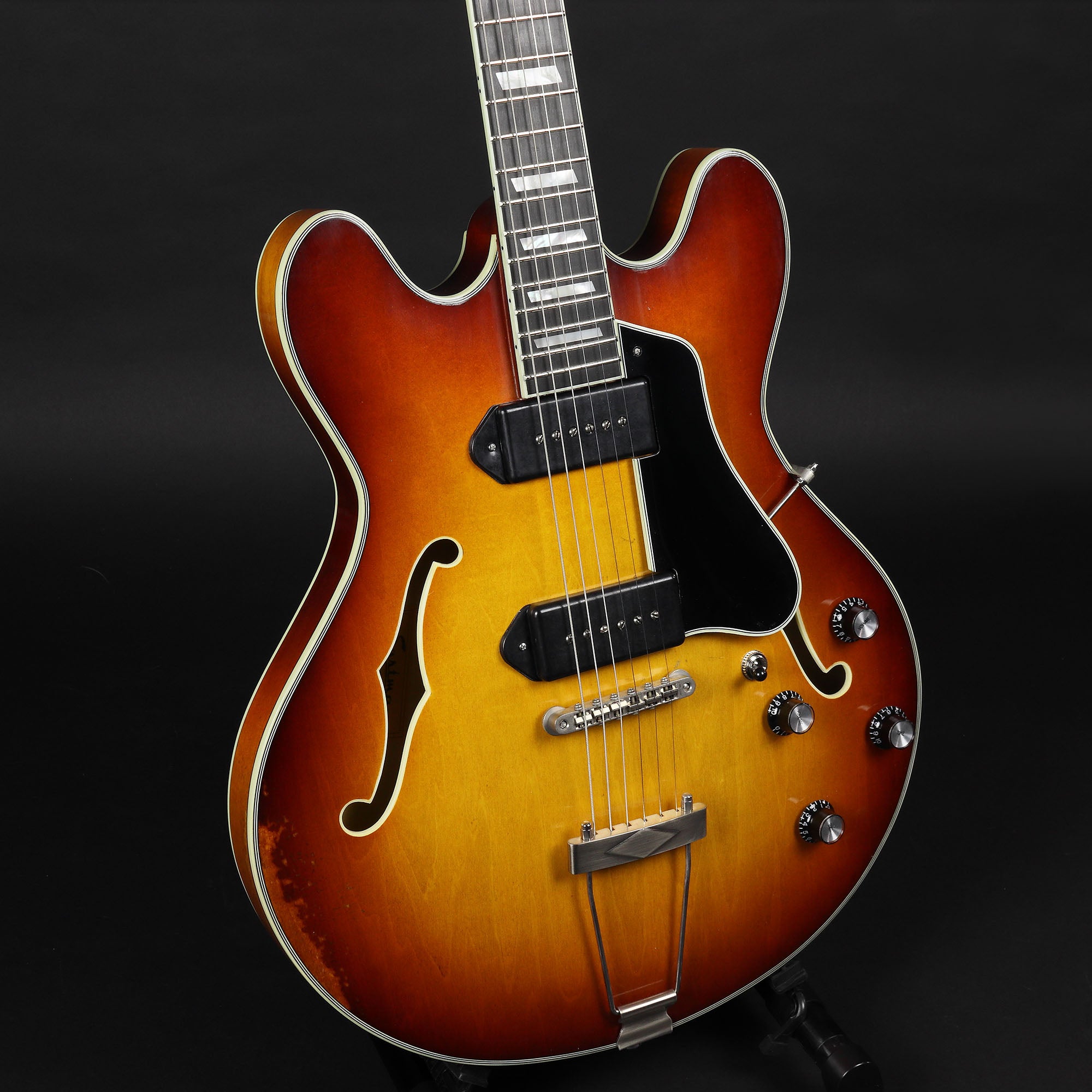 Eastman T64/v-T Goldburst #1856 – Mak's Guitars