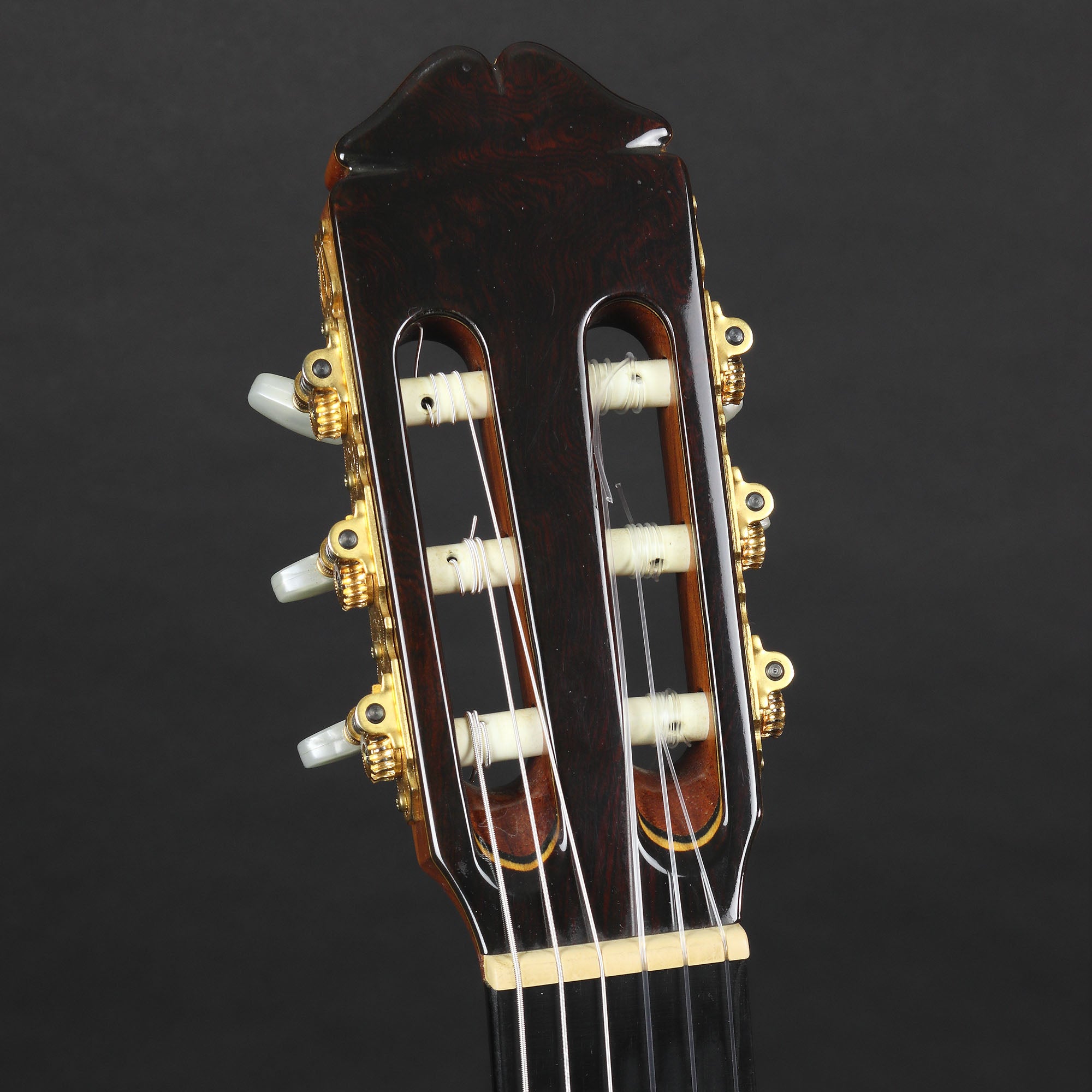 Raimundo Model 145 Flamenco Guitar (Pre-owned) – Mak's Guitars