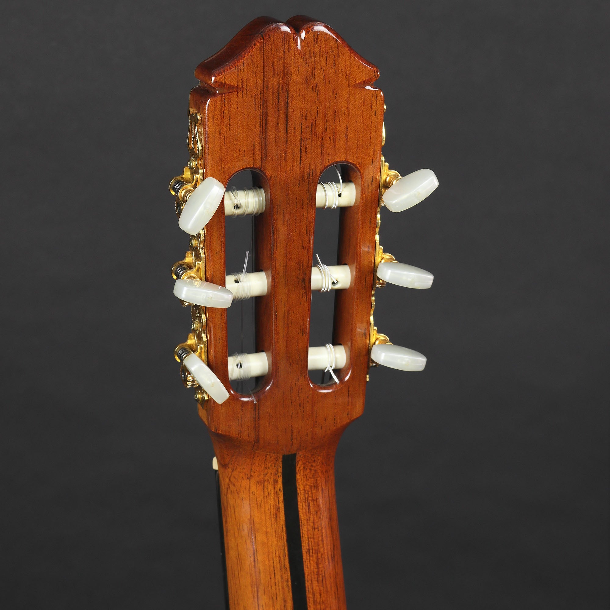 Raimundo Model 145 Flamenco Guitar (Pre-owned) – Mak's Guitars