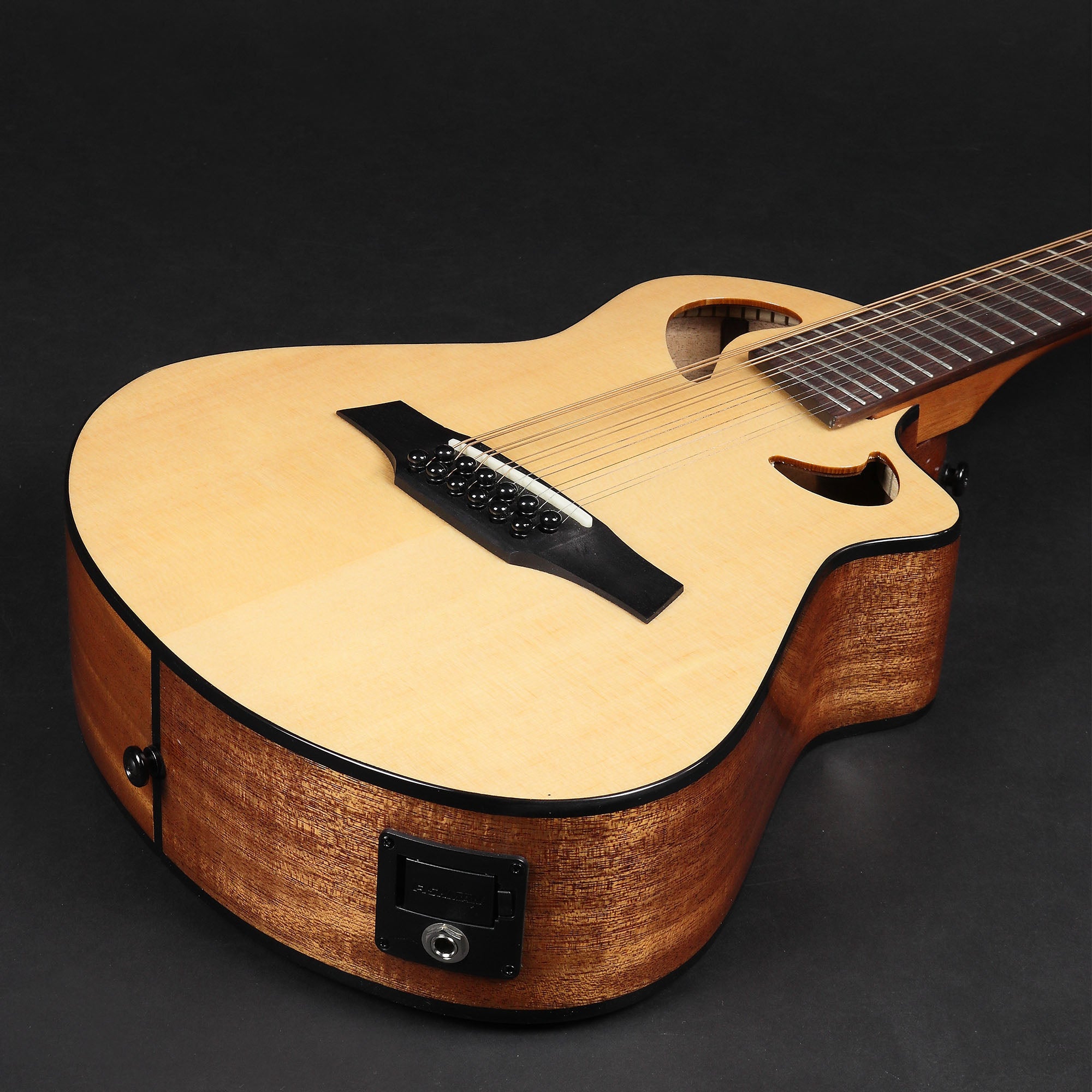 Veillette Avante Gryphon 12-String - Natural – Mak's Guitars