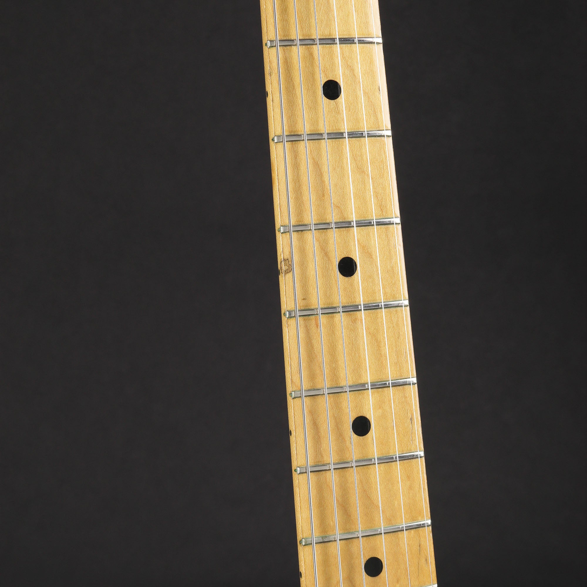 1977 Fender Stratocaster Maple Neck - Black (Pre-owned) – Mak's Guitars