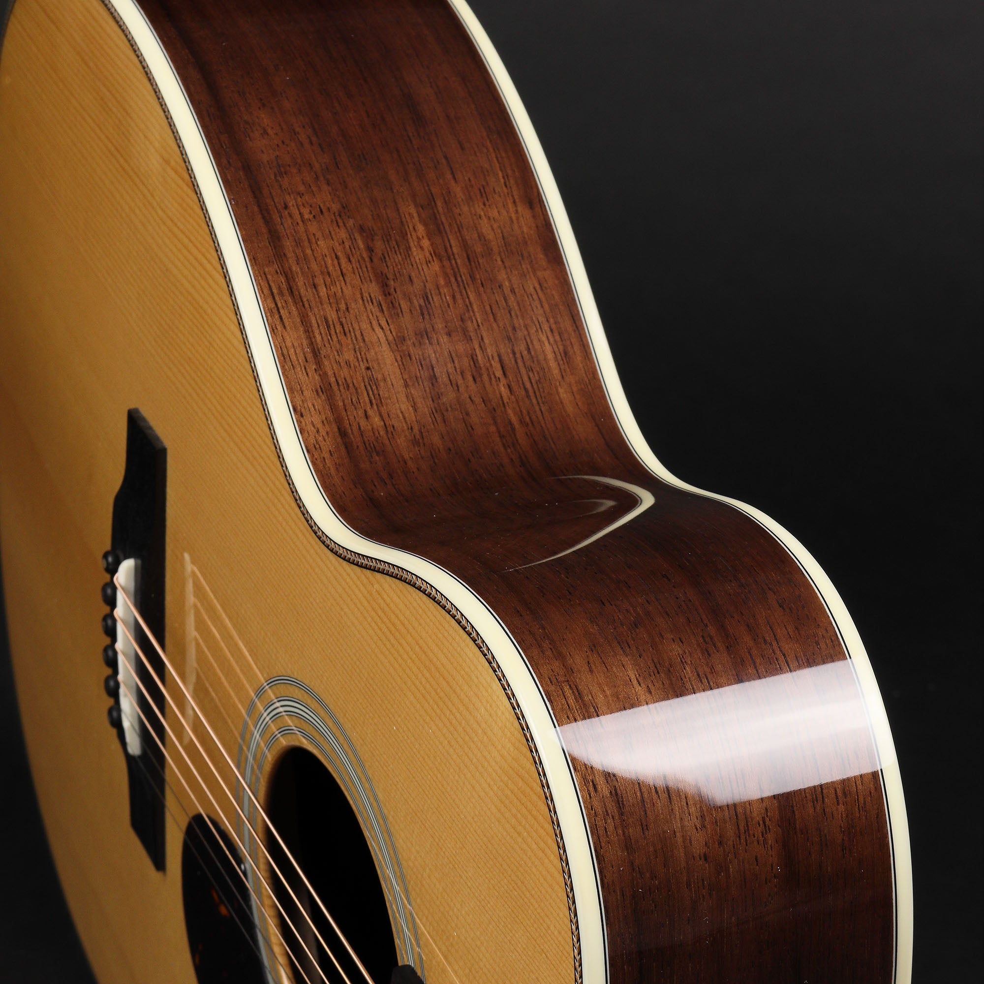 Eastman E20OM-MR-TC Adirondack/Madagascar Rosewood #2836 – Mak's Guitars