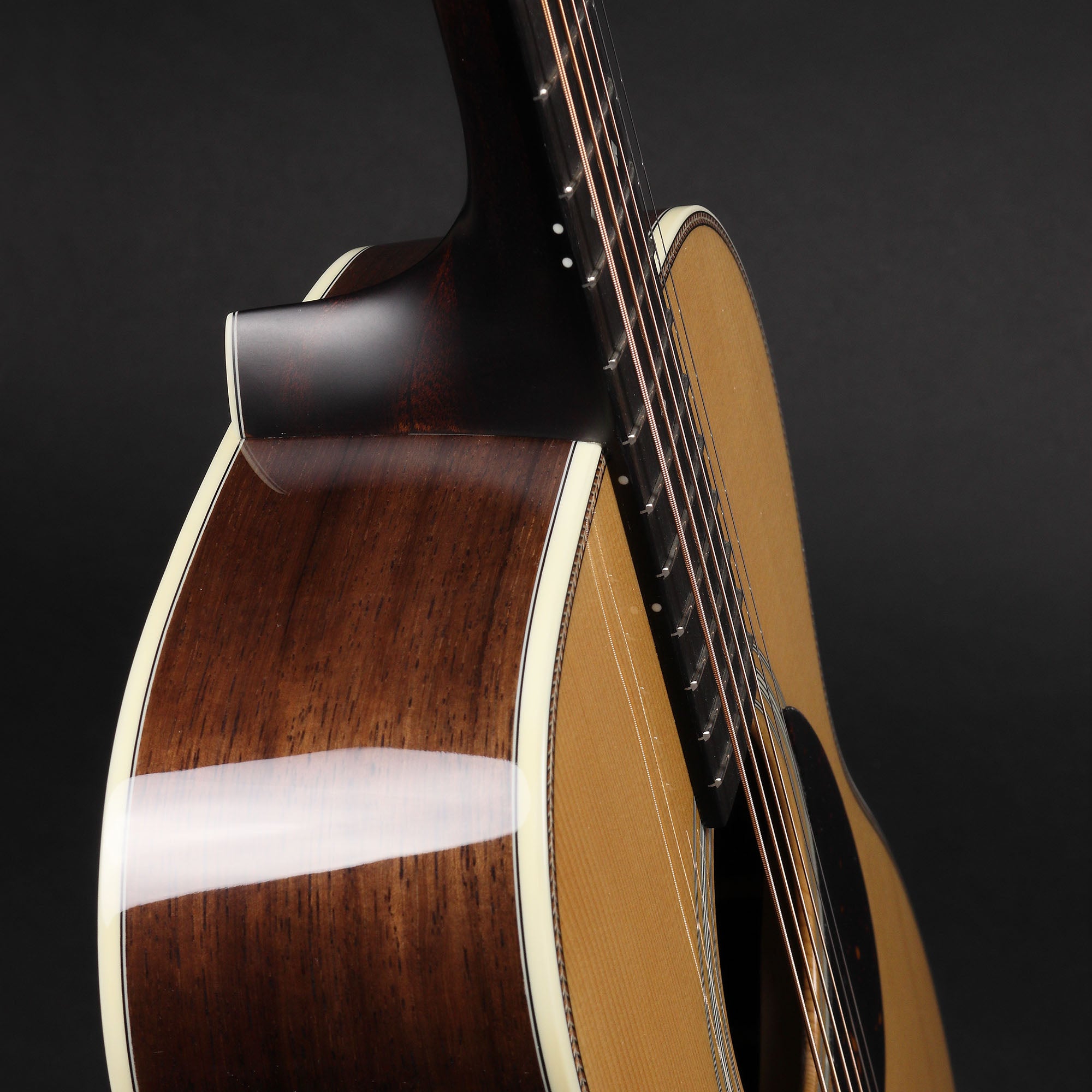 Eastman E20OM-MR-TC Adirondack/Madagascar Rosewood #2836 – Mak's Guitars