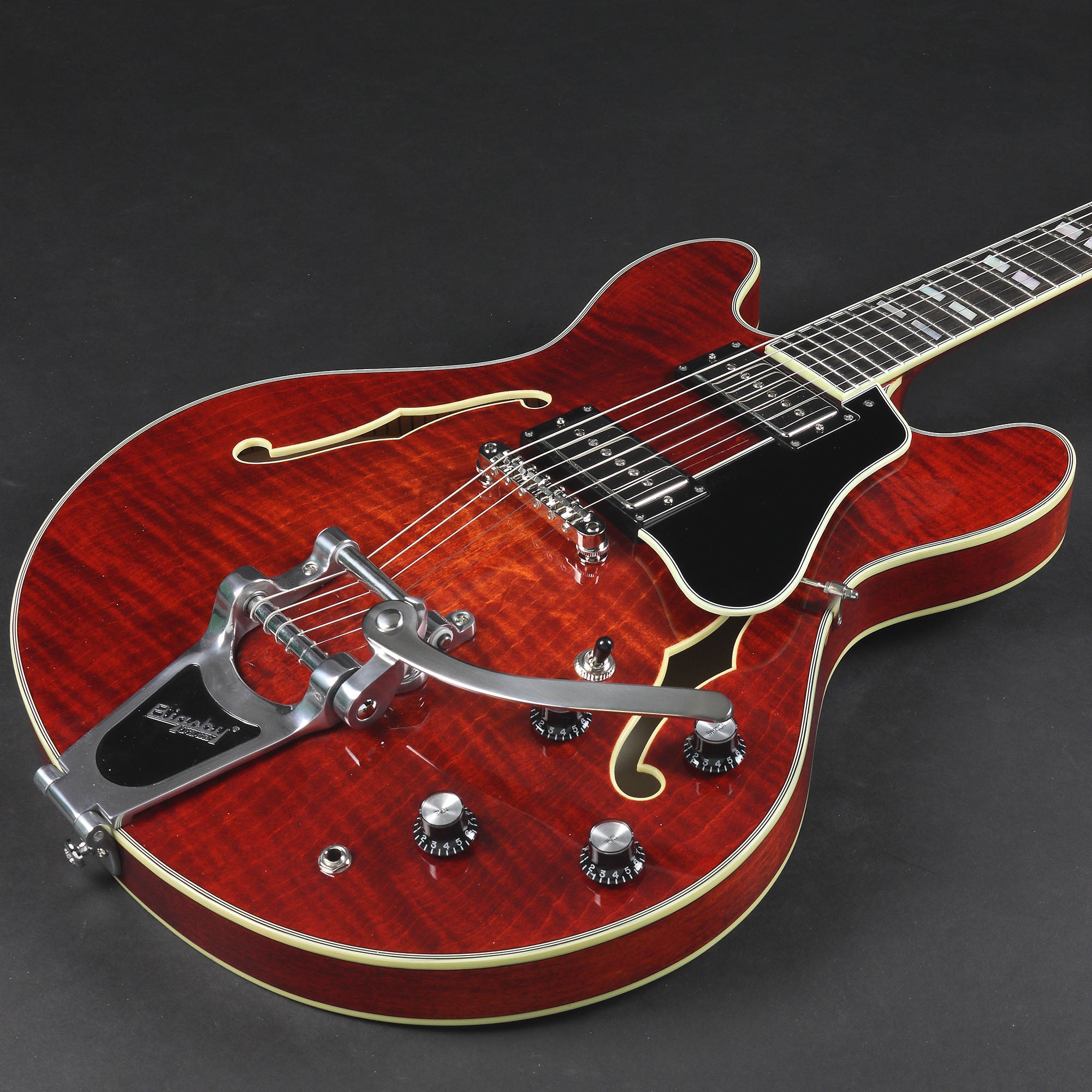 Eastman T486B Thinline w/Bigsby - Classic – Mak's Guitars