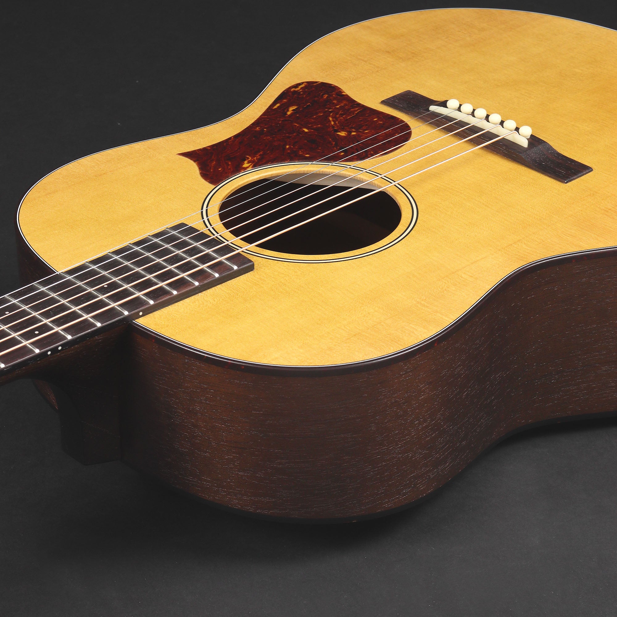 IRIS OG Natural – Mak's Guitars